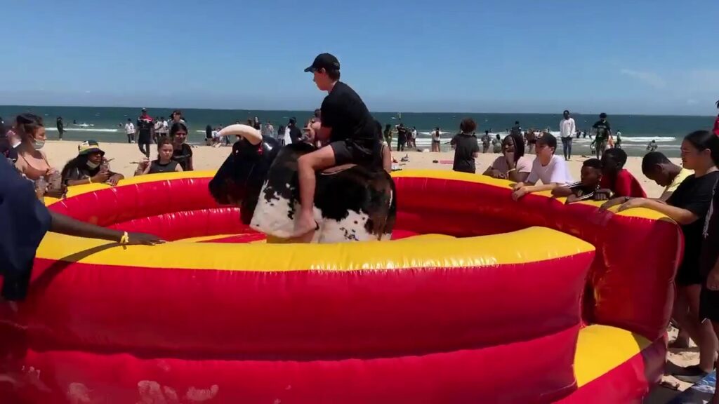 Mechanical Bull Hire Melbourne (2026 Guide) – Baileys Events & Amusements